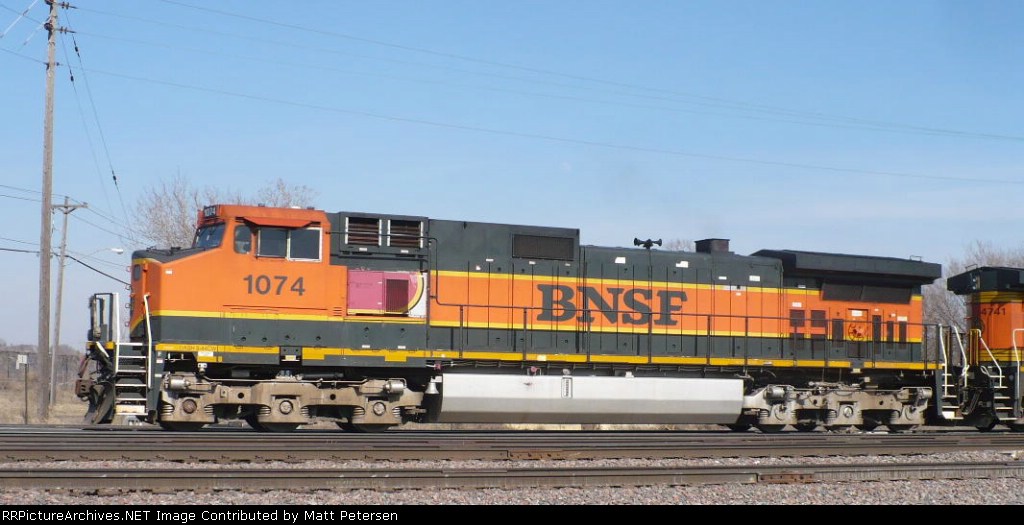 BNSF 1074